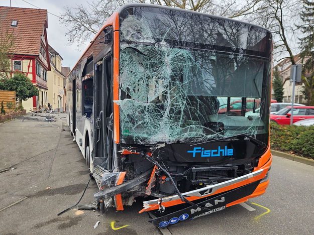 Mehrere Verletzte bei Unfall mit Linienbus | RADIO 7