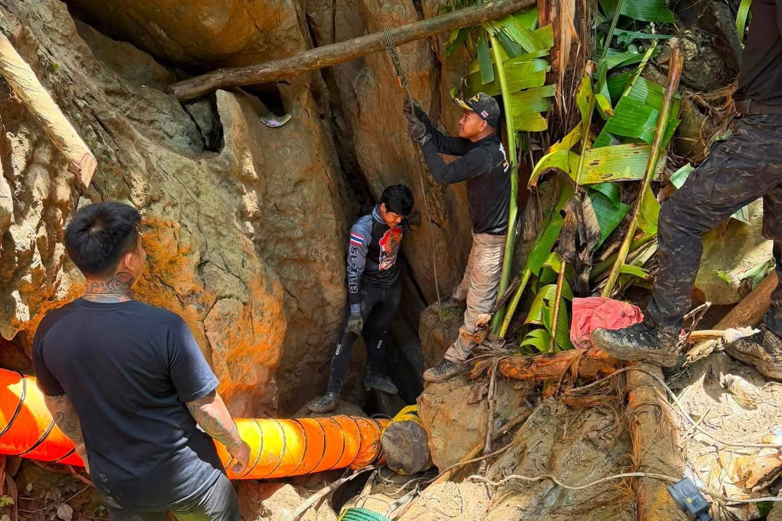 Höhlendrama: Hoffnung für eingeschlossene Goldsucher in Laos | RADIO 7