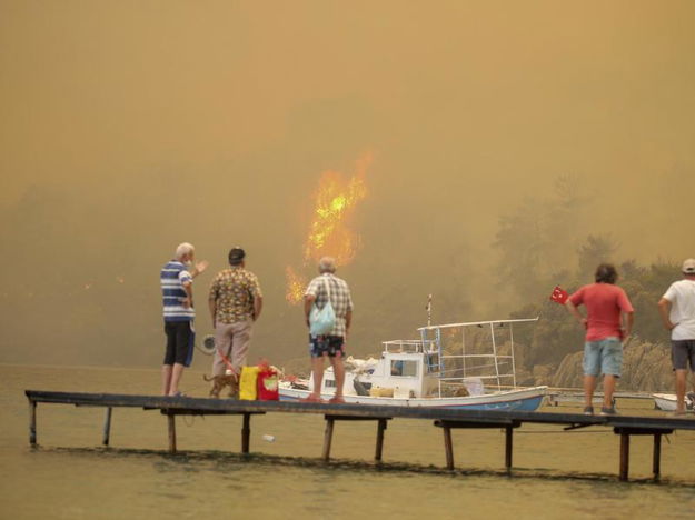 Gluthitze und Brände am Mittelmeer, Unwetter im Alpenraum | RADIO 7